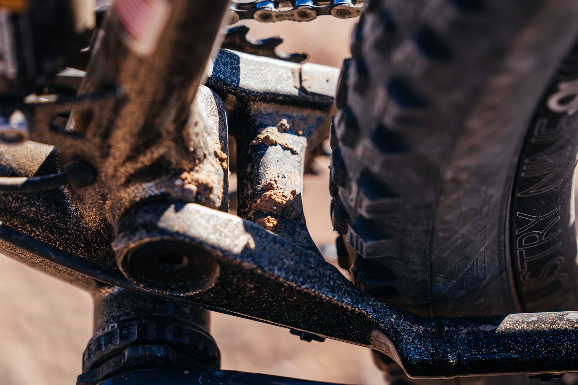 An Evolved Steel Trail Bike: REEB Cycles SST Full Suspension Review ...