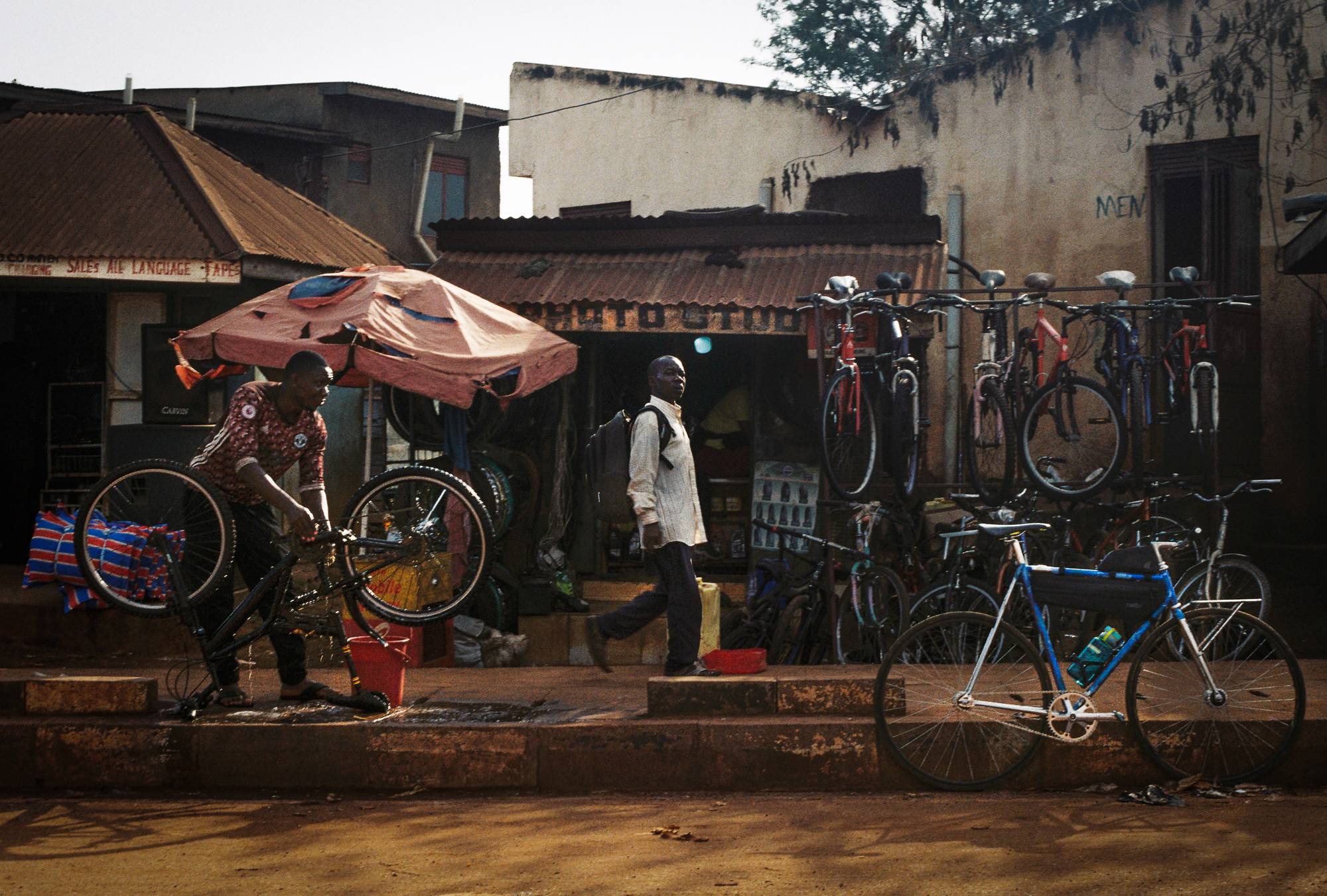 Uganda Fixed: Night Flight to Kampala – Stan Engelbrecht & Kai Pringle ...
