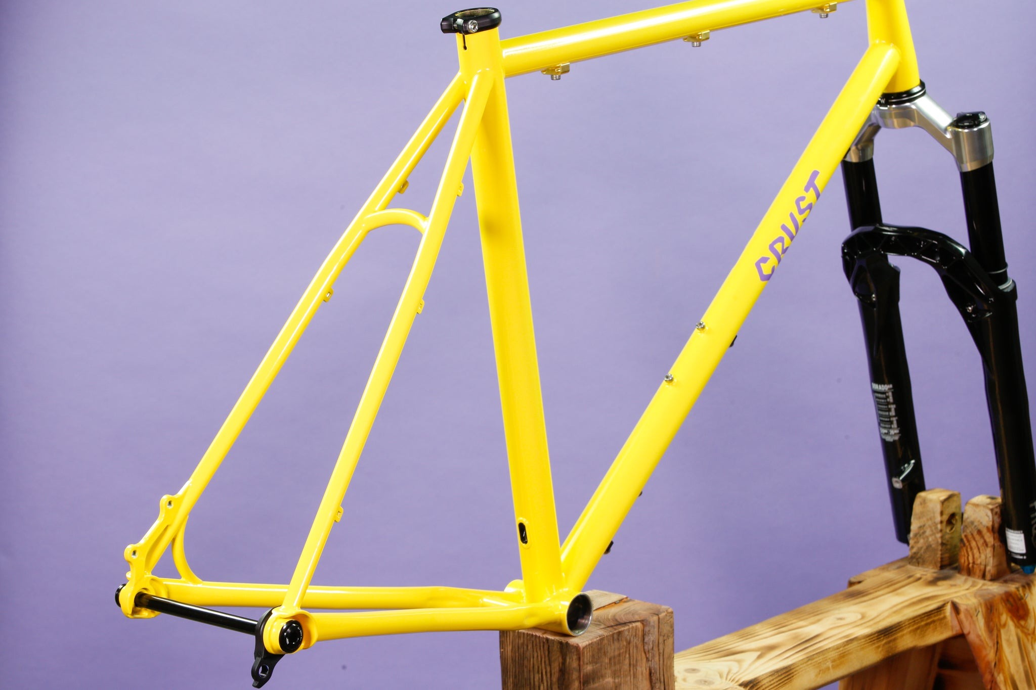 The Crust Bikes Dakar is a 26″ Wheel 120 mm Travel Touring Hardtail ...