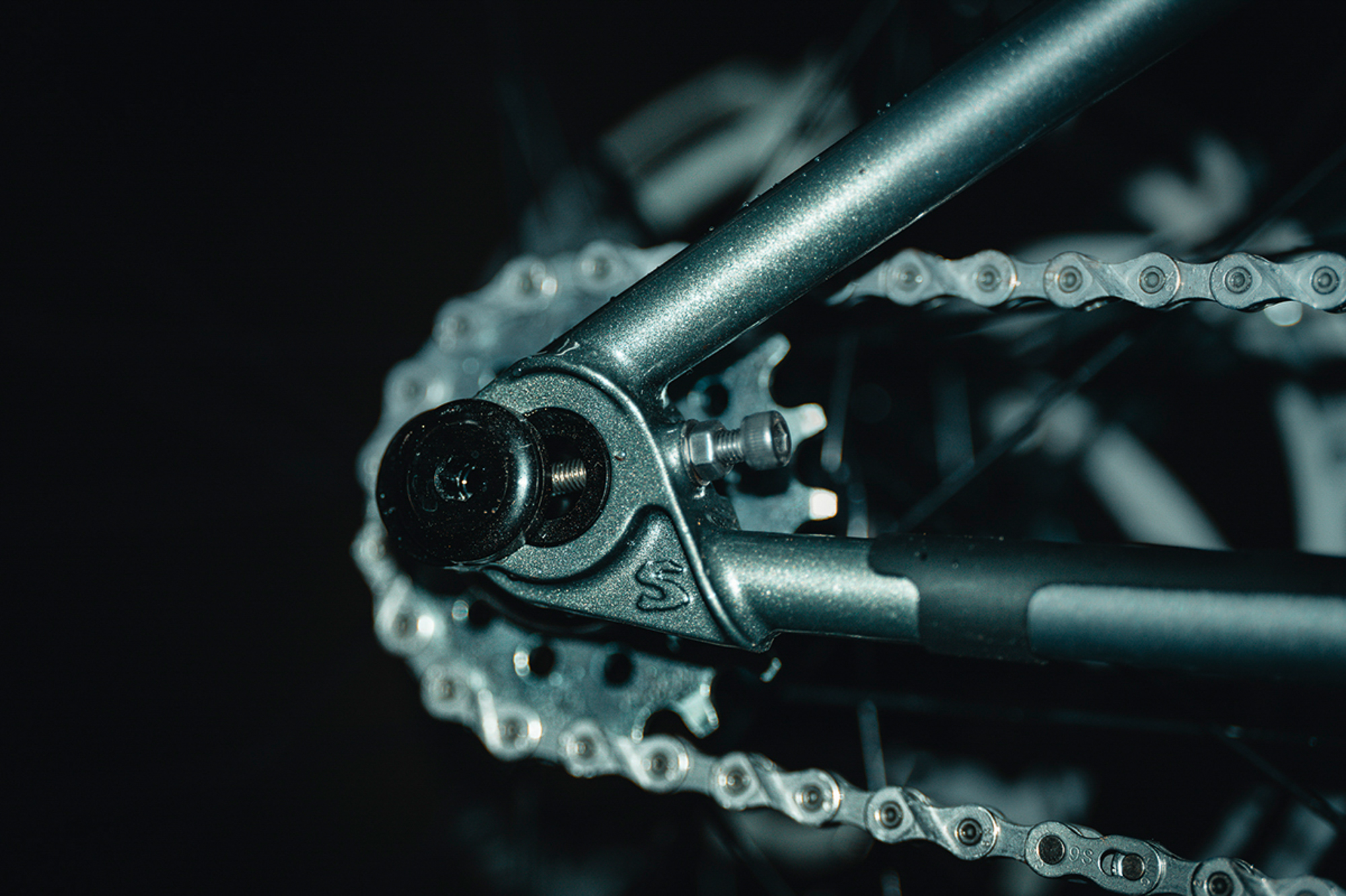 Surly Summons the Sorceress: A 140mm Travel Modern Trail Hardtail | The ...